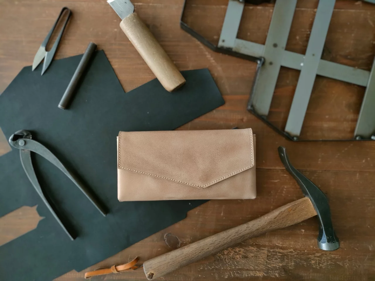 重ねて収納上手、かさばらない長財布「STACK Wallet」【オンライン初登場．限定革使用】｜Creema SPRINGS