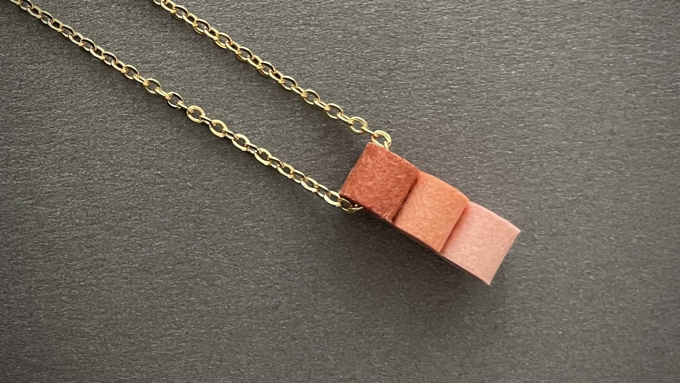 紙をもっと特別な存在へ “紙のあたたかみを感じる” ペーパーアートジュエリー｜Creema SPRINGS